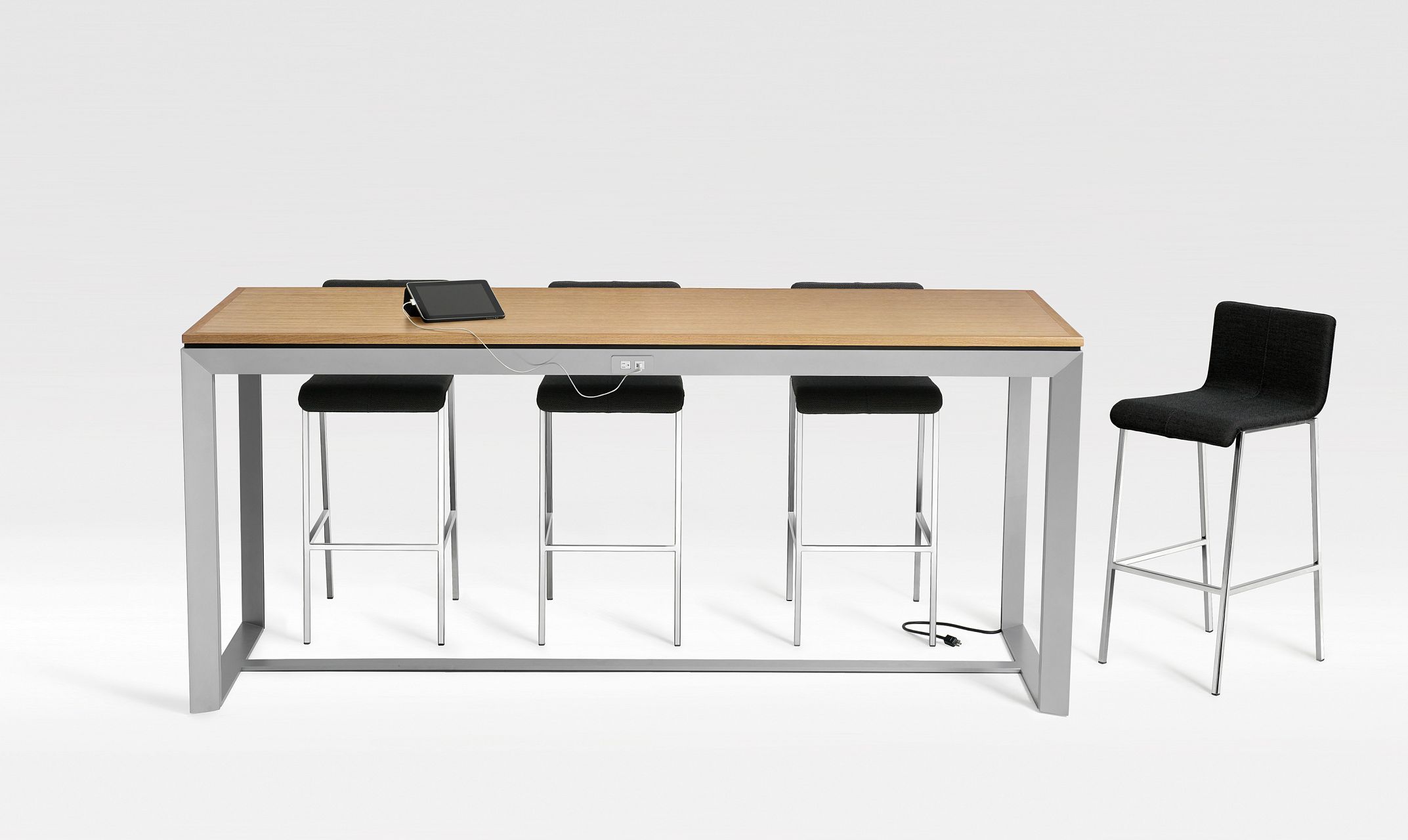 Martin Brattrud | Tables | Communal Tables | Lutta